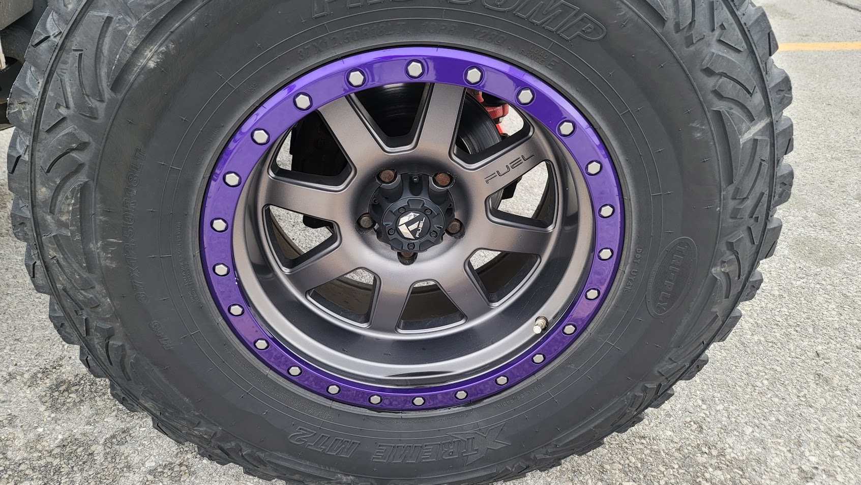 5x Fuel Trophy 18x10 5x5 -24 with 37in ProComp Xtreme Tires | Jeep ...