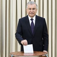 Uzbeks approve changes that could extend president till 2040 – Article Bias Rating – Biasly