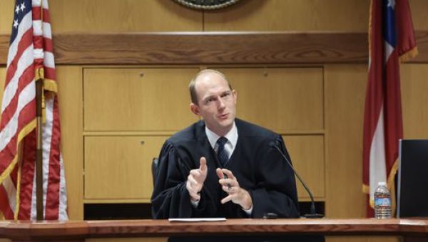 Georgia judge rules that Sidney Powell and Kenneth Chesebro can be ...