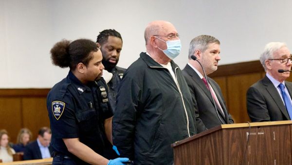 Ex-Trump CFO sentenced to five months in jail – Article Bias Rating ...