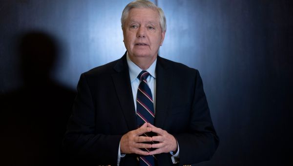 Who would believe it? Lindsey Graham breaks with Trump. – Article Bias ...