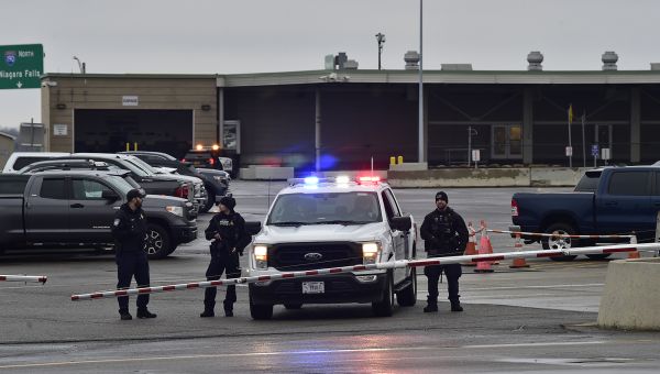 'No sign' of terrorism seen in car blast on US-Canada border, – Article ...