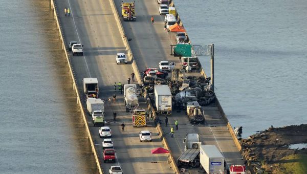 At Least 7 Dead In Superfog Car Crashes In Louisiana Article Bias