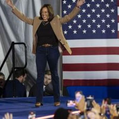 Rosie DiManno: Kamala Harris unleashes an all-star entourage at Georgia ...