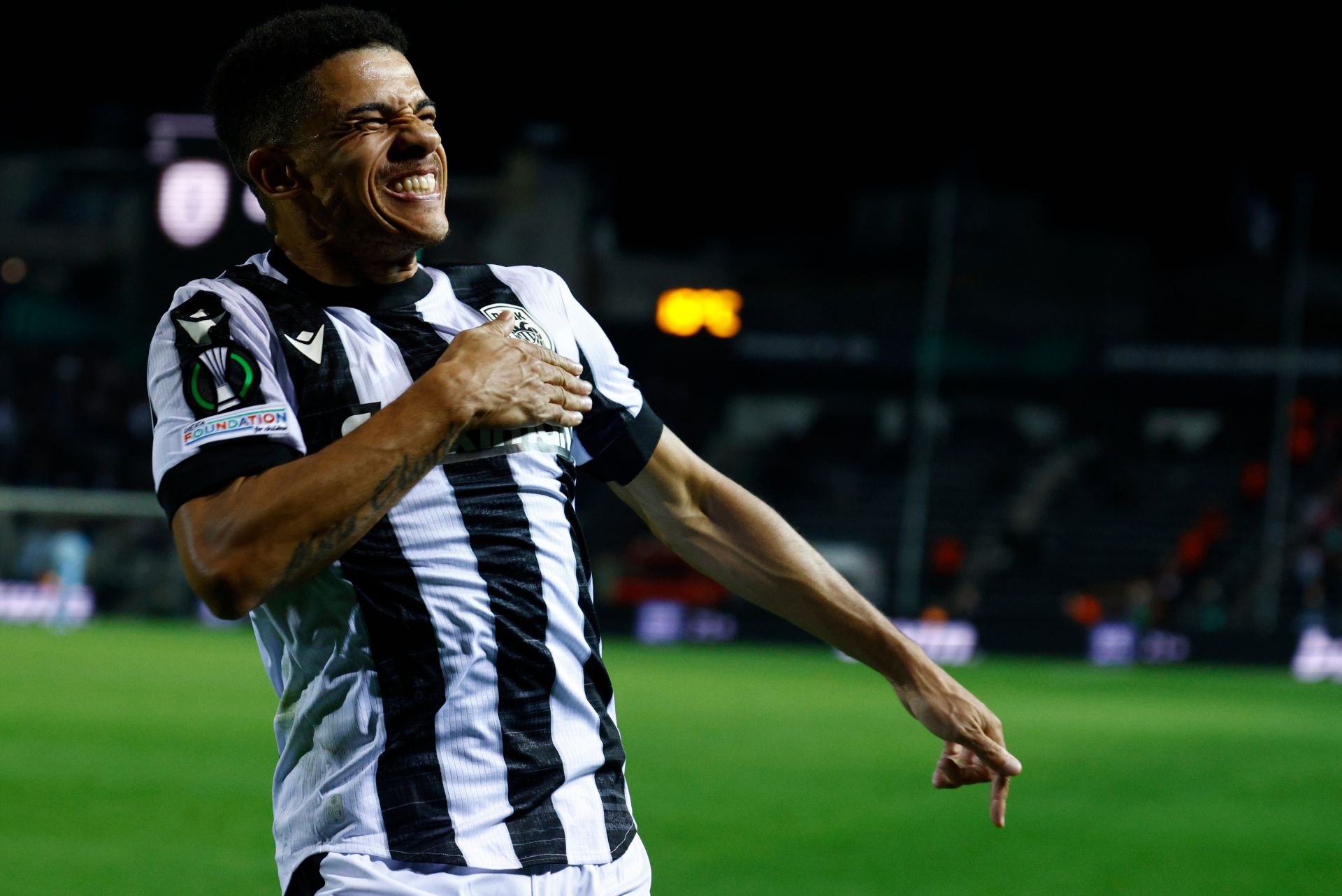 Australian tourists top per-night spend in Greece - International News ...