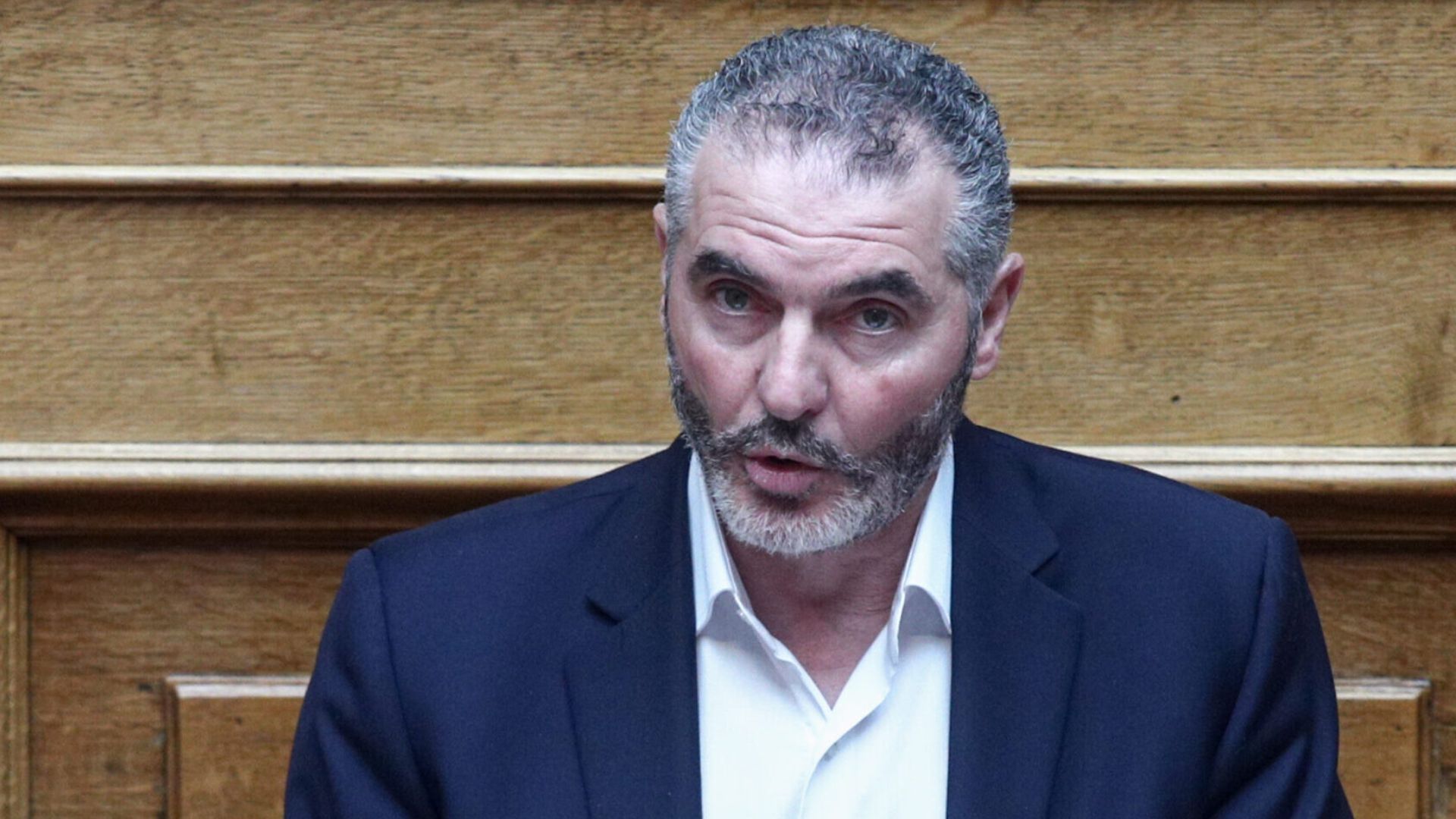 H ΝΔ εμπλέκει τον Μανόλη Χνάρη στο σκάνδαλο του ΟΠΕΚΕΠΕ - Politikes