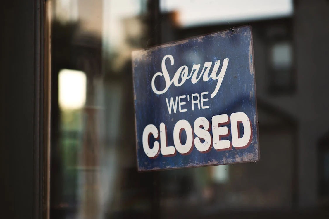 US Banks In Crisis How To Protect Your Savings us-banks-in-crisis-how-to-protect-your-savings