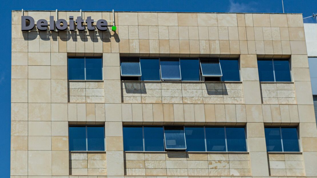 Trump’s National Intelligence Director Tulsi Gabbard Praises Greece ...