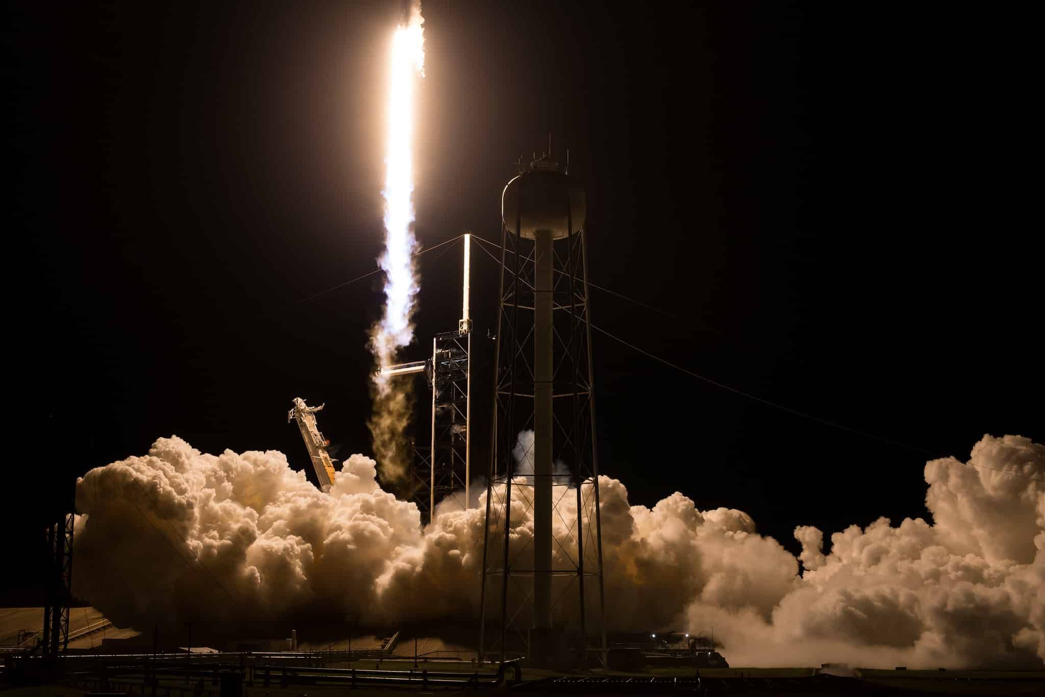 SpaceX Set to Launch 4 Civilians on First-of-Its-Kind Mission Around Earth’s Poles ...