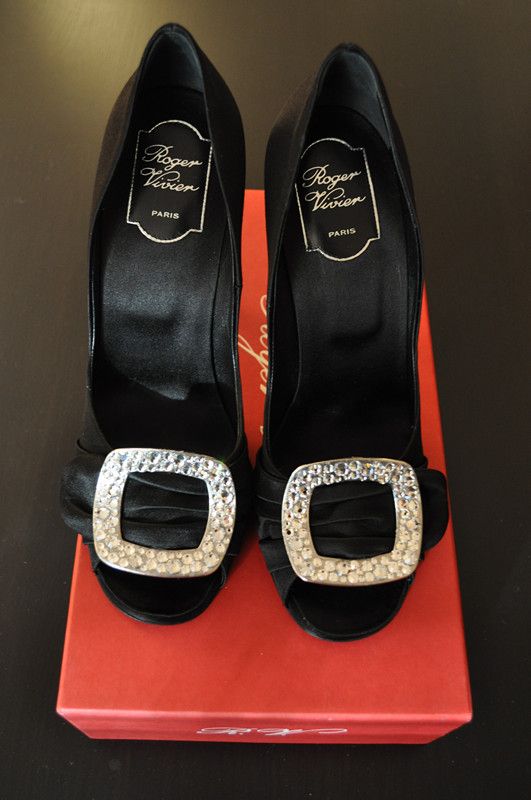 Roger Vivier Sample Sale – WeLuvNY.com